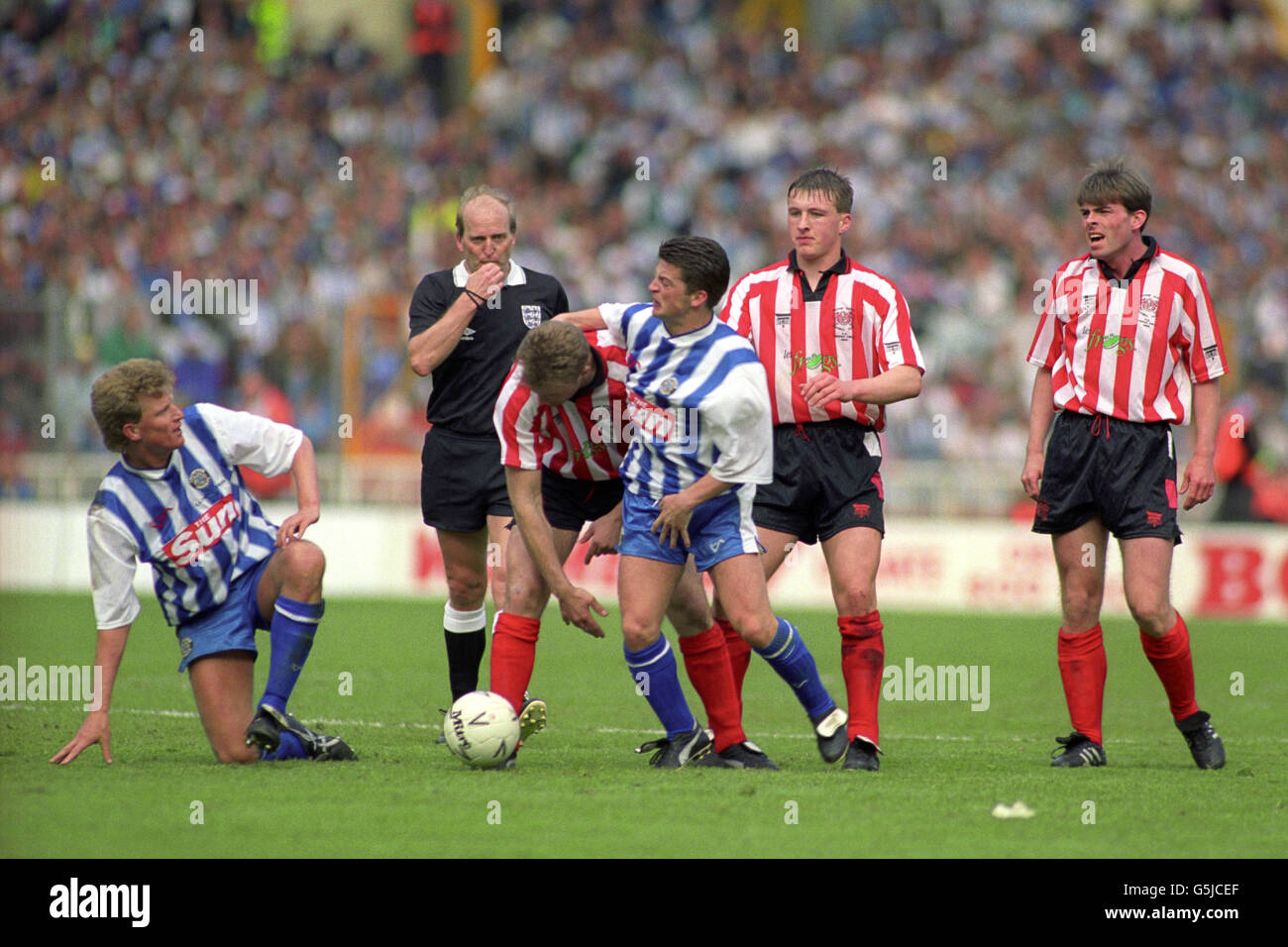 THE INCIDENT WHICH LED TO COLCHESTER UNITED'S JASON COOK BEING SENT OFF ...