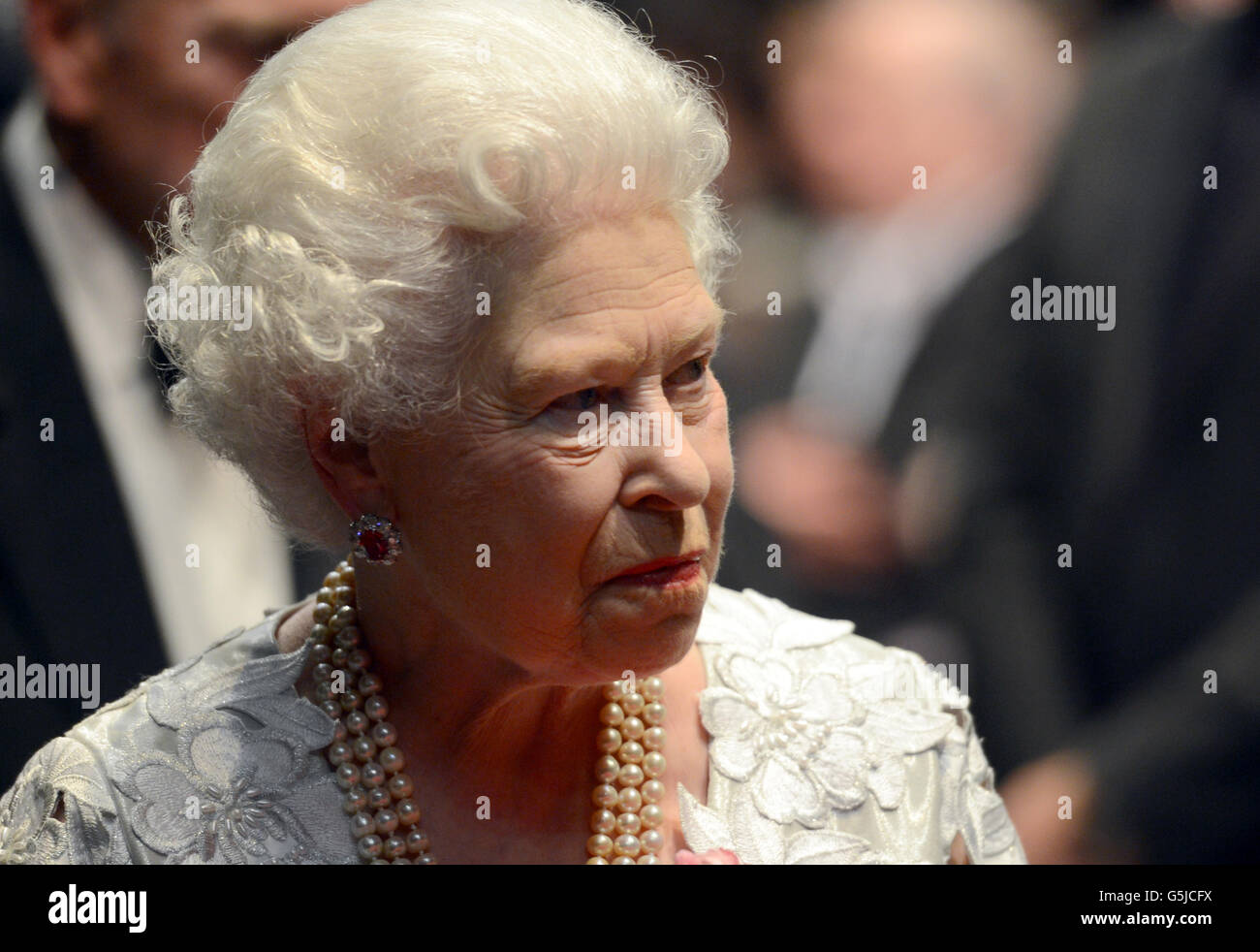 The Queen meets members of the cast and crew following a Gala Jubilee ...