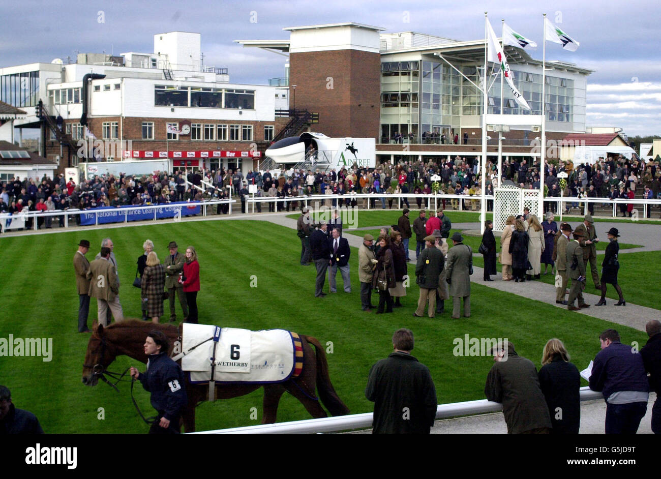 Wetherby race course hi-res stock photography and images - Alamy