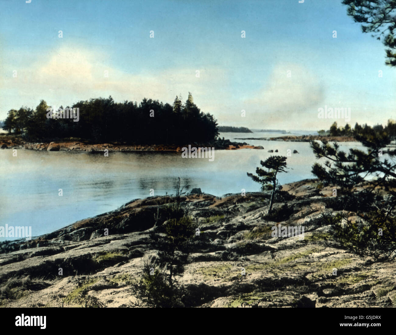 Auf der Insel Suursaari in Finnland, 1920er Jahre. On the rock island ...