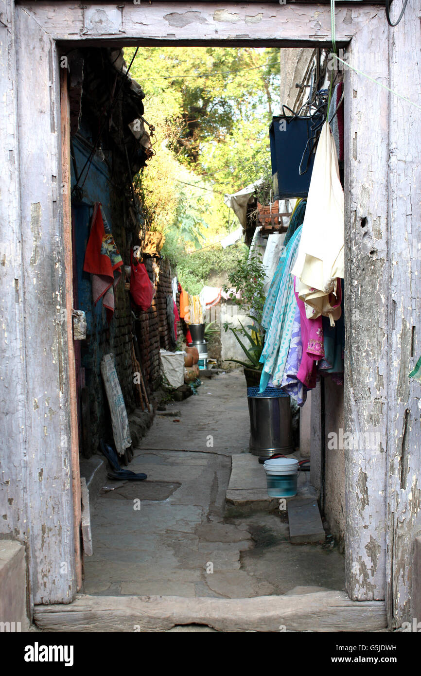 A small alley in the Indian ghetto Stock Photo - Alamy