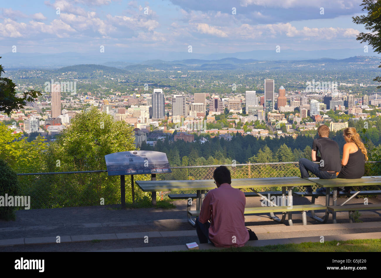 Pittock mansion viewpoint hi-res stock photography and images - Alamy