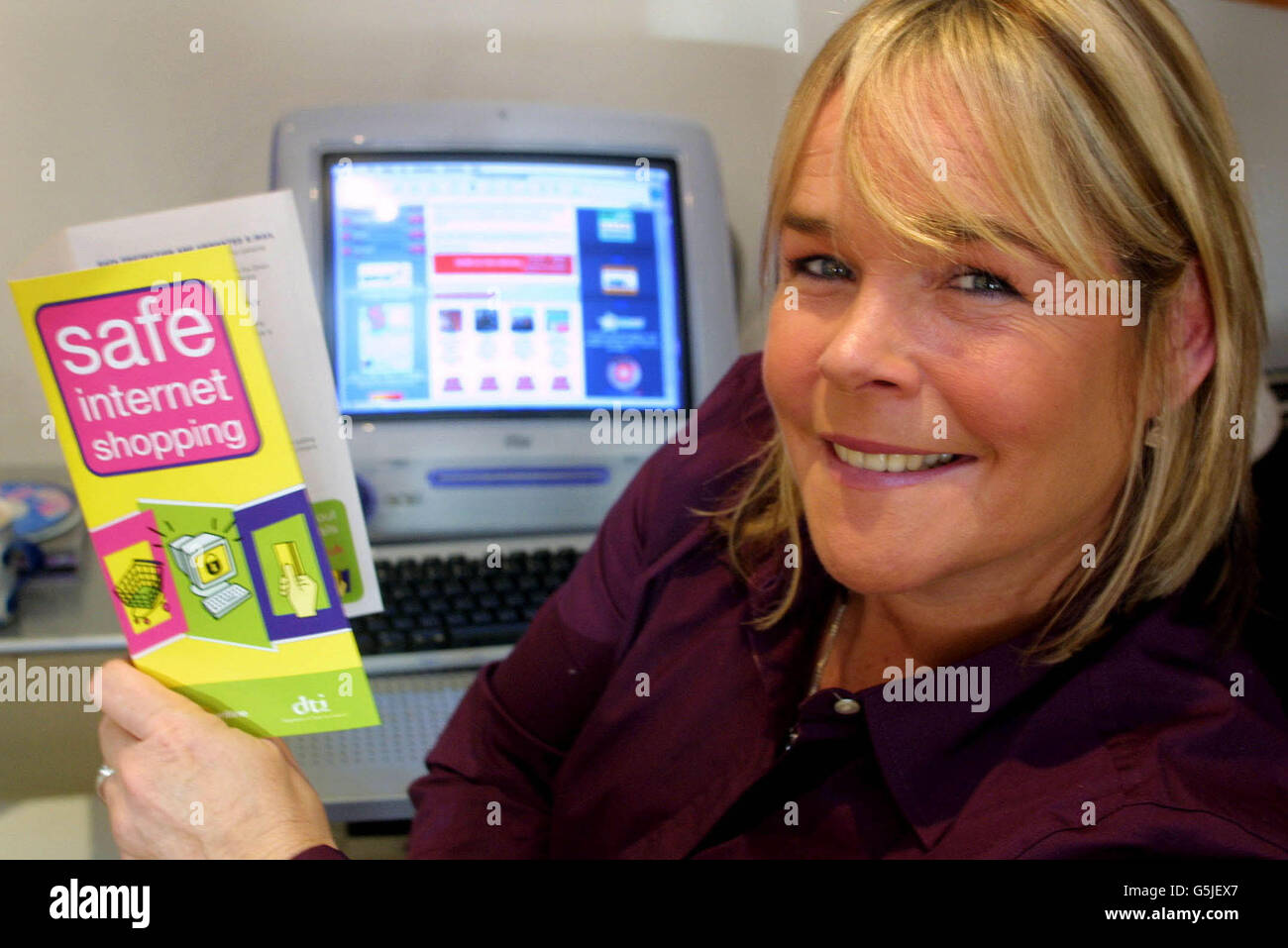 Linda robson birds of a feather hi-res stock photography and images - Alamy