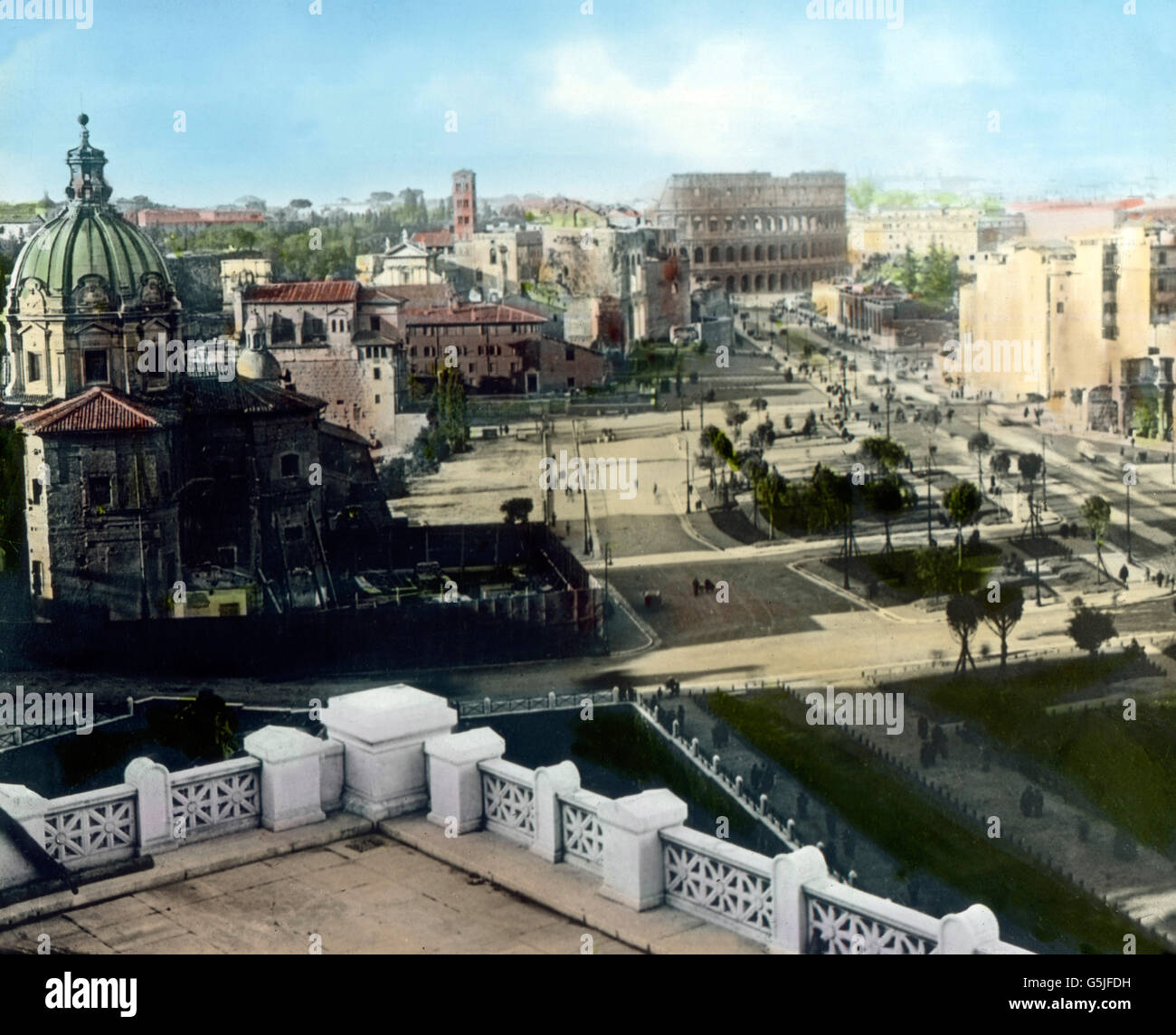 Die Via dell' Impera mit Blick zum Kolosseum in Rom, Italien 1920er ...