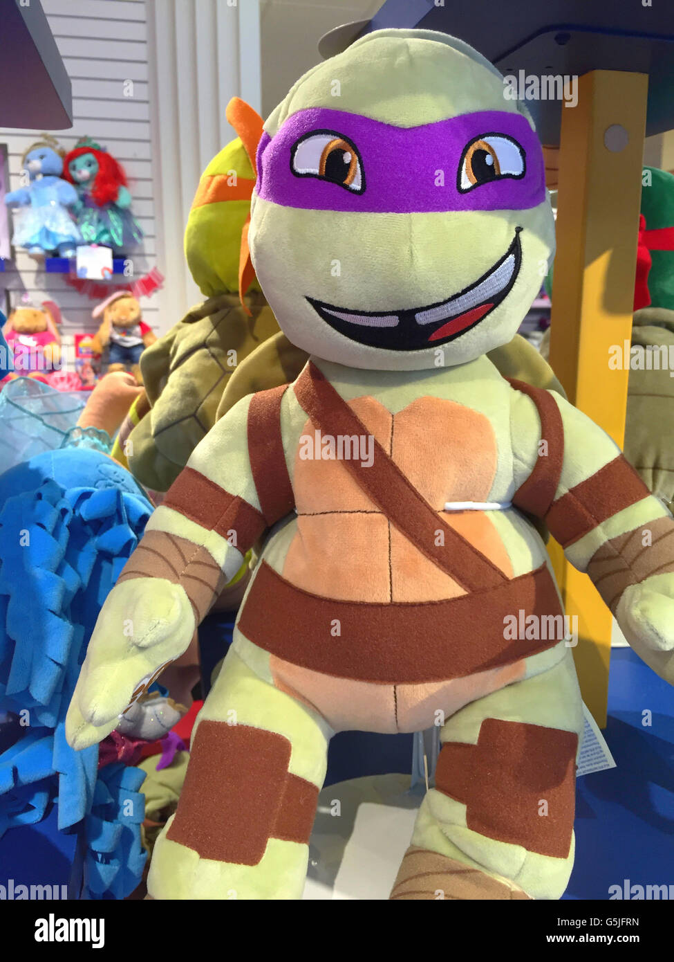 Teenage mutant ninja turtles toy hi-res stock photography and images ...