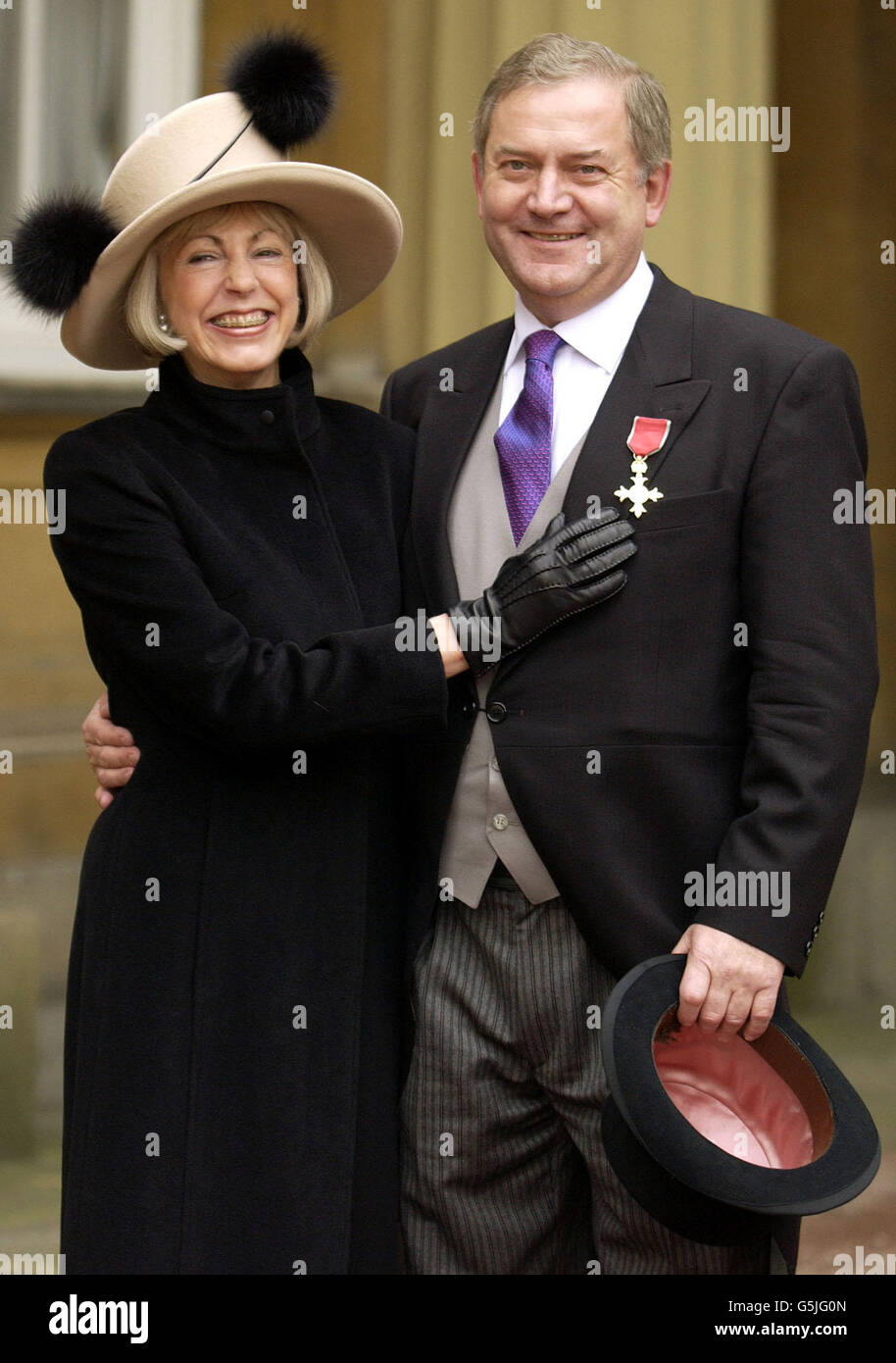 Sports commentator robin oakley hi-res stock photography and images - Alamy