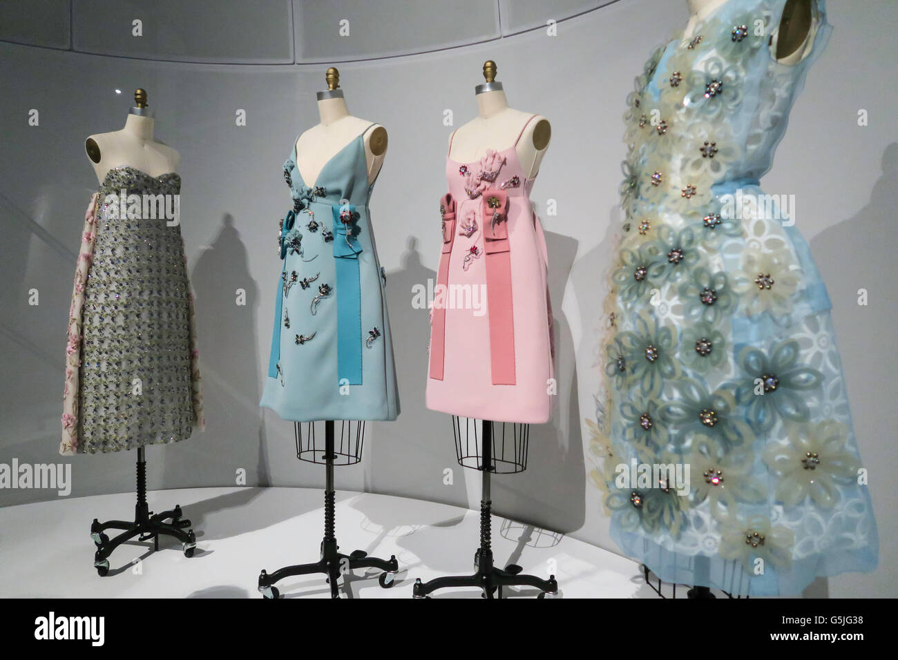 Fashion in an age of technology hi-res stock photography and images - Alamy