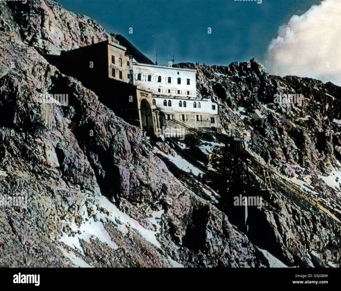 Die Bergstation auf der Zugspitze, Tirol, 1920er Jahre. Peak station of ...
