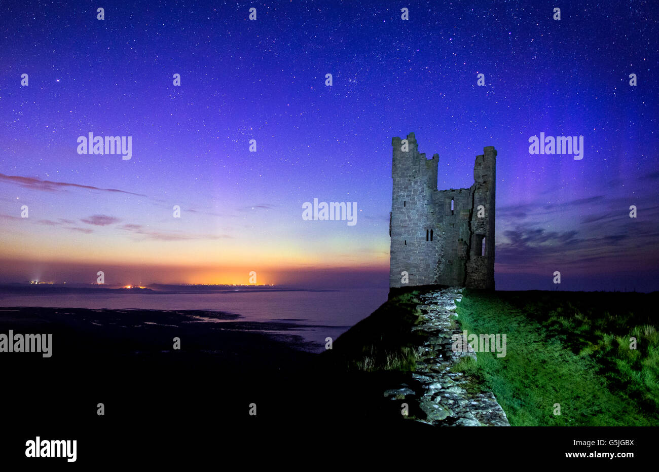 The Northern Lights Behind Lilburn Tower/Dunstanburgh Castle ...