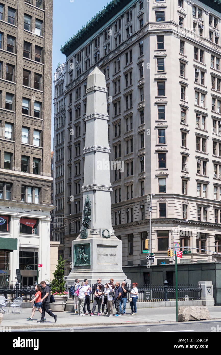 General Worth monument, Fifth Avenue and 25th Street, NYC Stock Photo ...