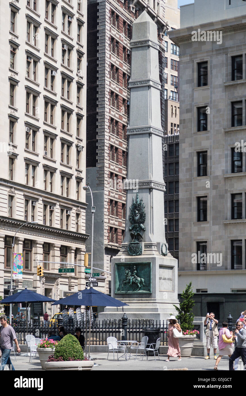 General Worth monument, Fifth Avenue and 25th Street, NYC Stock Photo ...