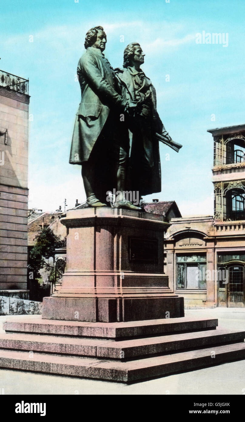 Goethe schiller denkmal vor nationaltheater hi-res stock photography ...