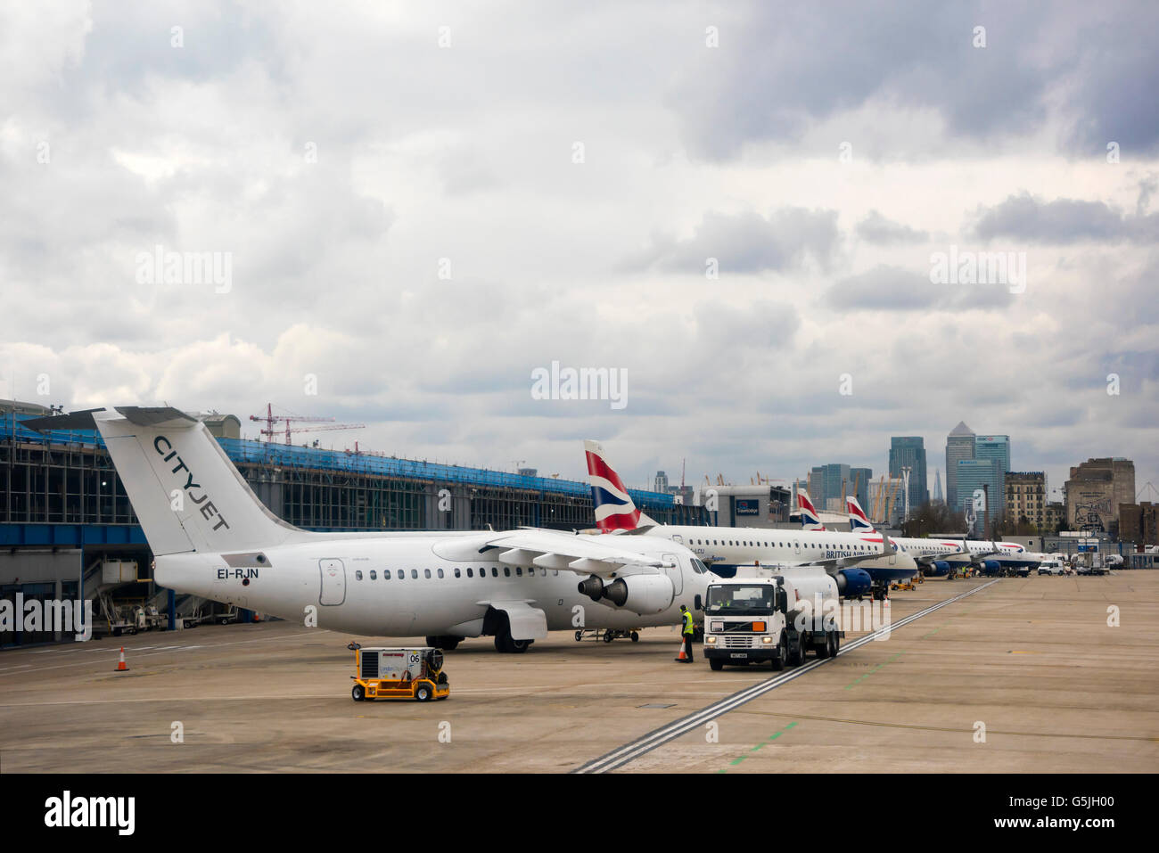 Aircrafts gates hi-res stock photography and images - Alamy