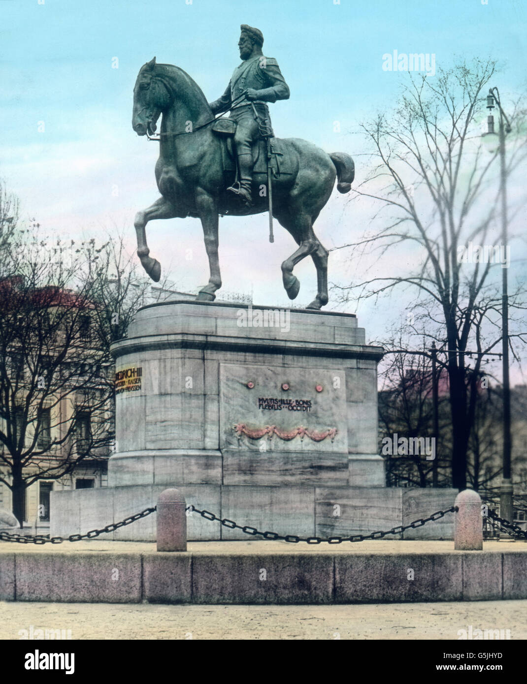 Das Kaiser Friedrich Denkmal in Aachen, 1920er Jahre. Monument of ...