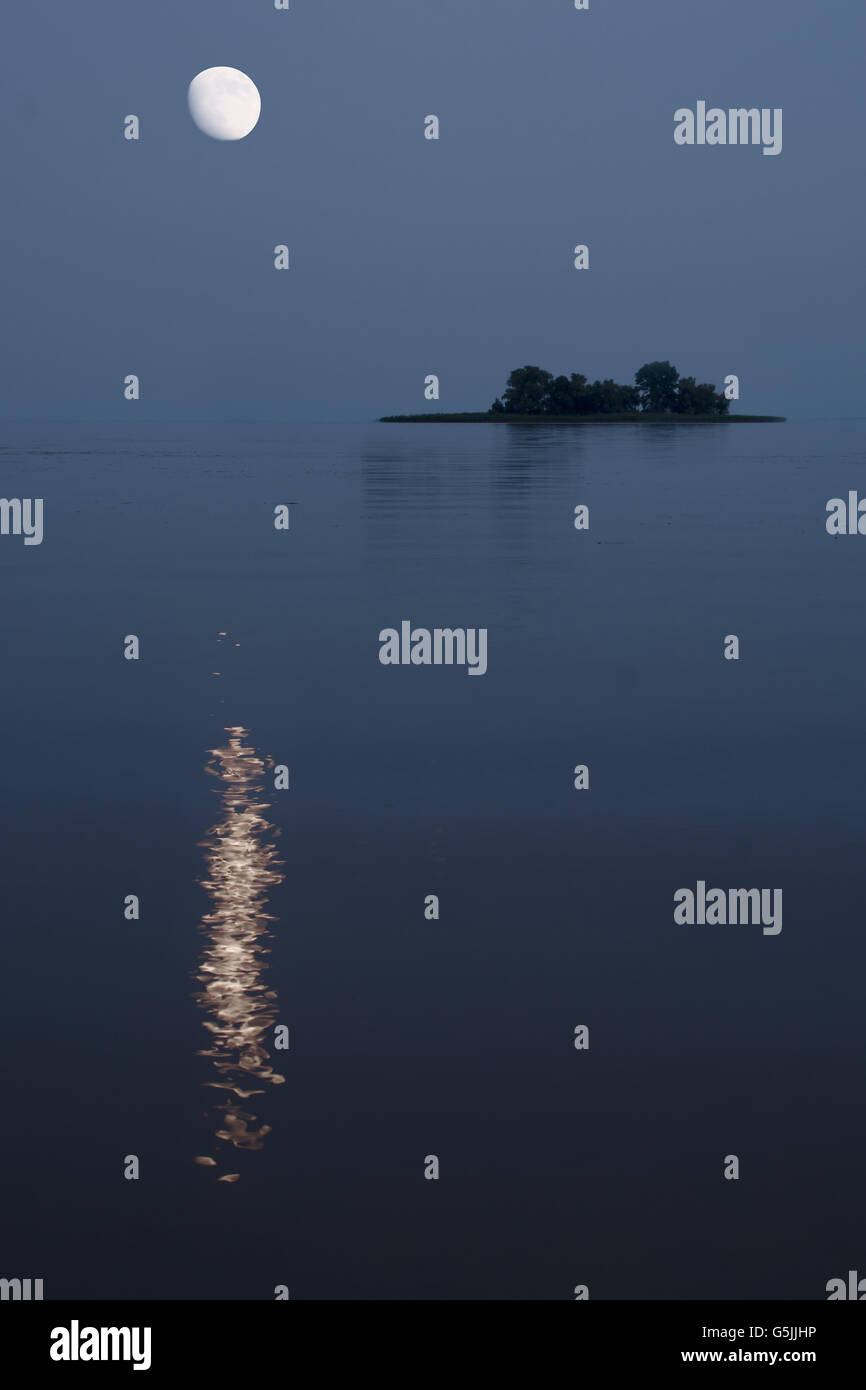 Small island bright color hi-res stock photography and images - Alamy