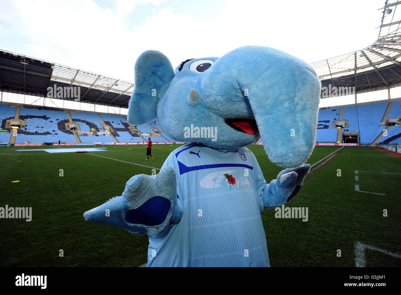 Coventry city mascot sky blue sam hi-res stock photography and images ...