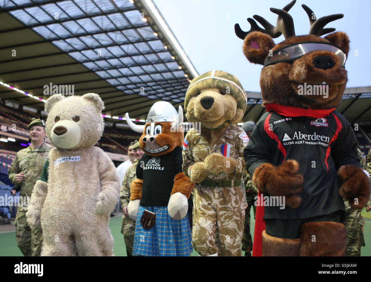 Rugby Union - Mascot Race - Murrayfield Stock Photo - Alamy