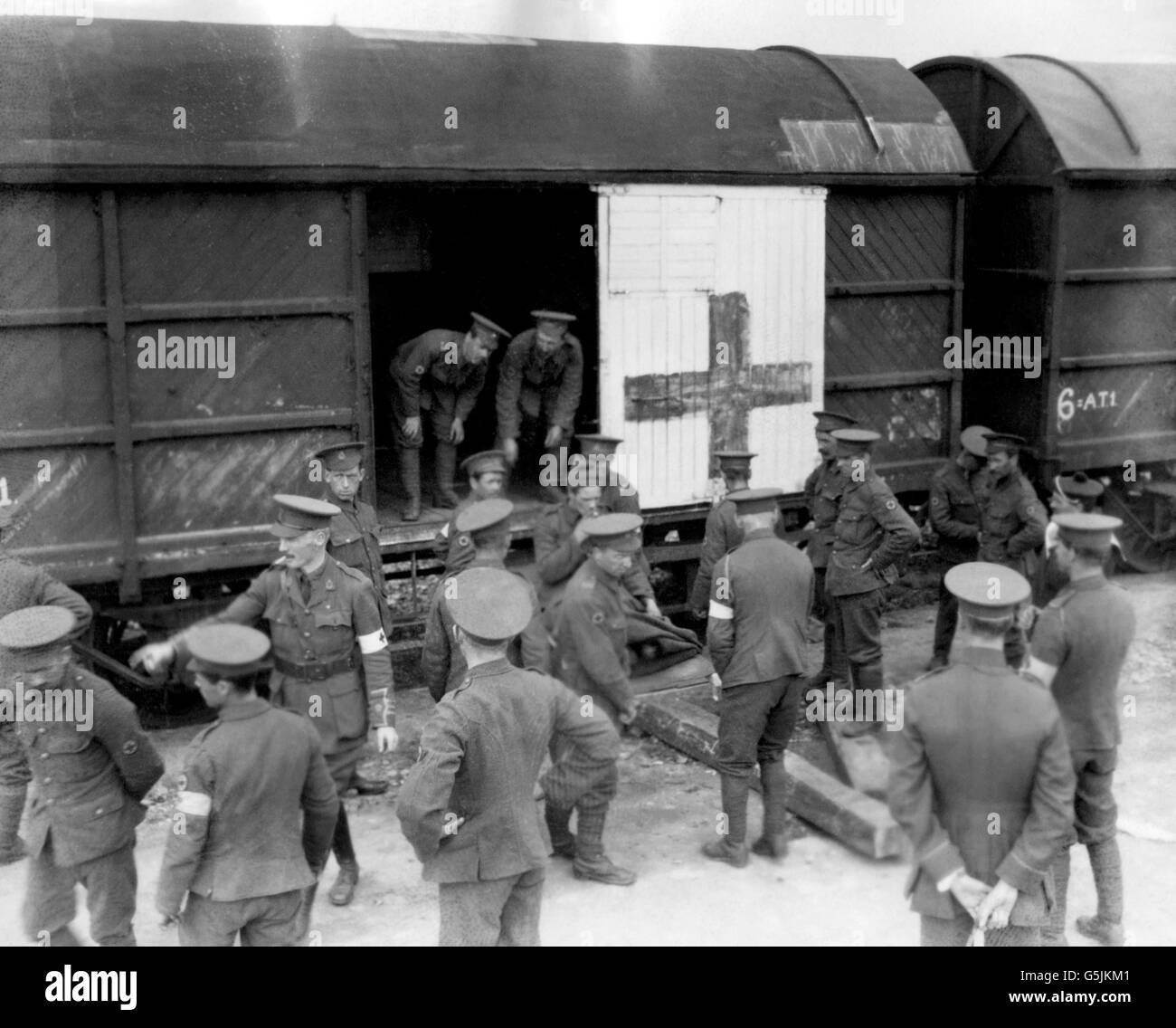 The red cross tend to wounded british soldiers in france hi-res stock ...