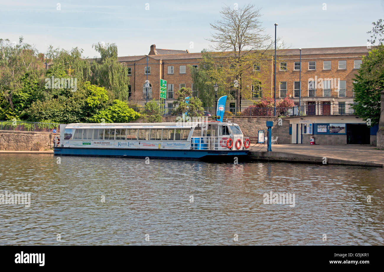 Maidstone kent england river boat hi-res stock photography and images ...