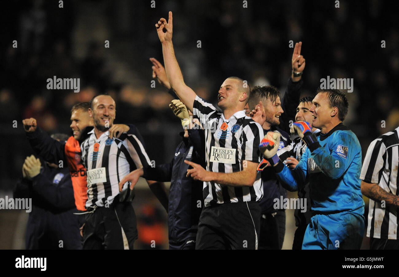 Dorchester town football stadium avenue hi-res stock photography and ...