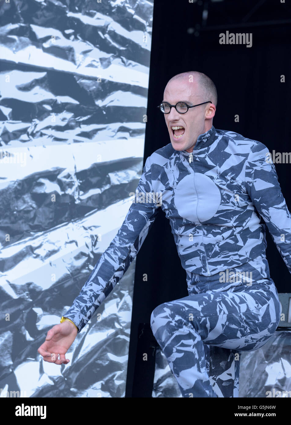 Mr Bruce, frontman of The Correspondents performing at the Wychwood ...