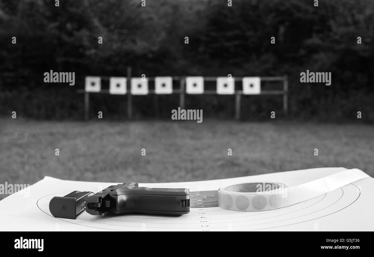 Paper target practice Black and White Stock Photos & Images - Alamy