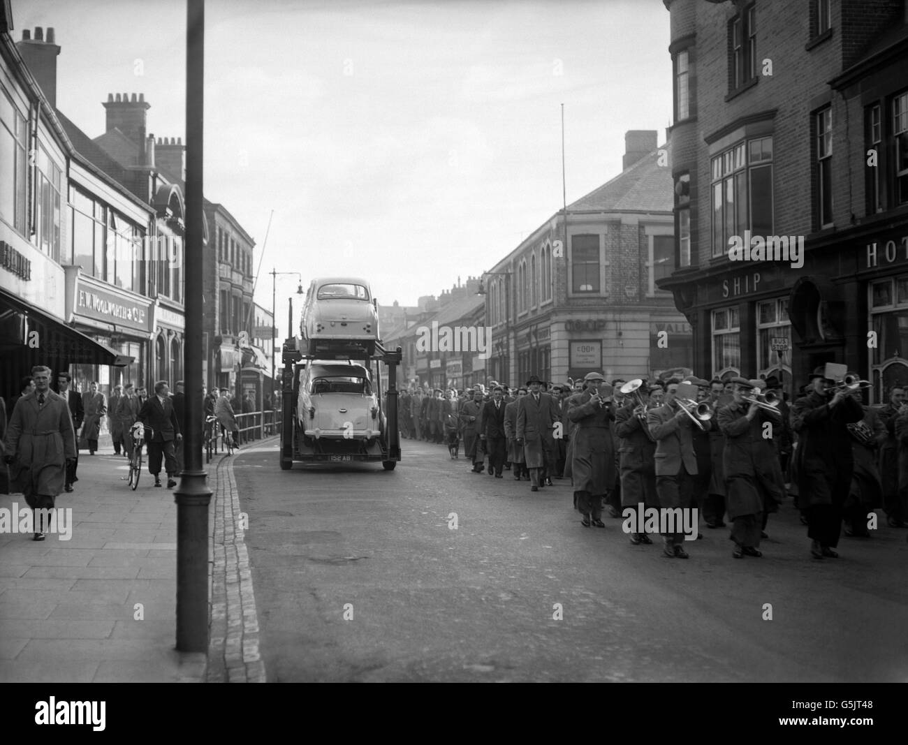 Tyne docks Black and White Stock Photos & Images - Alamy