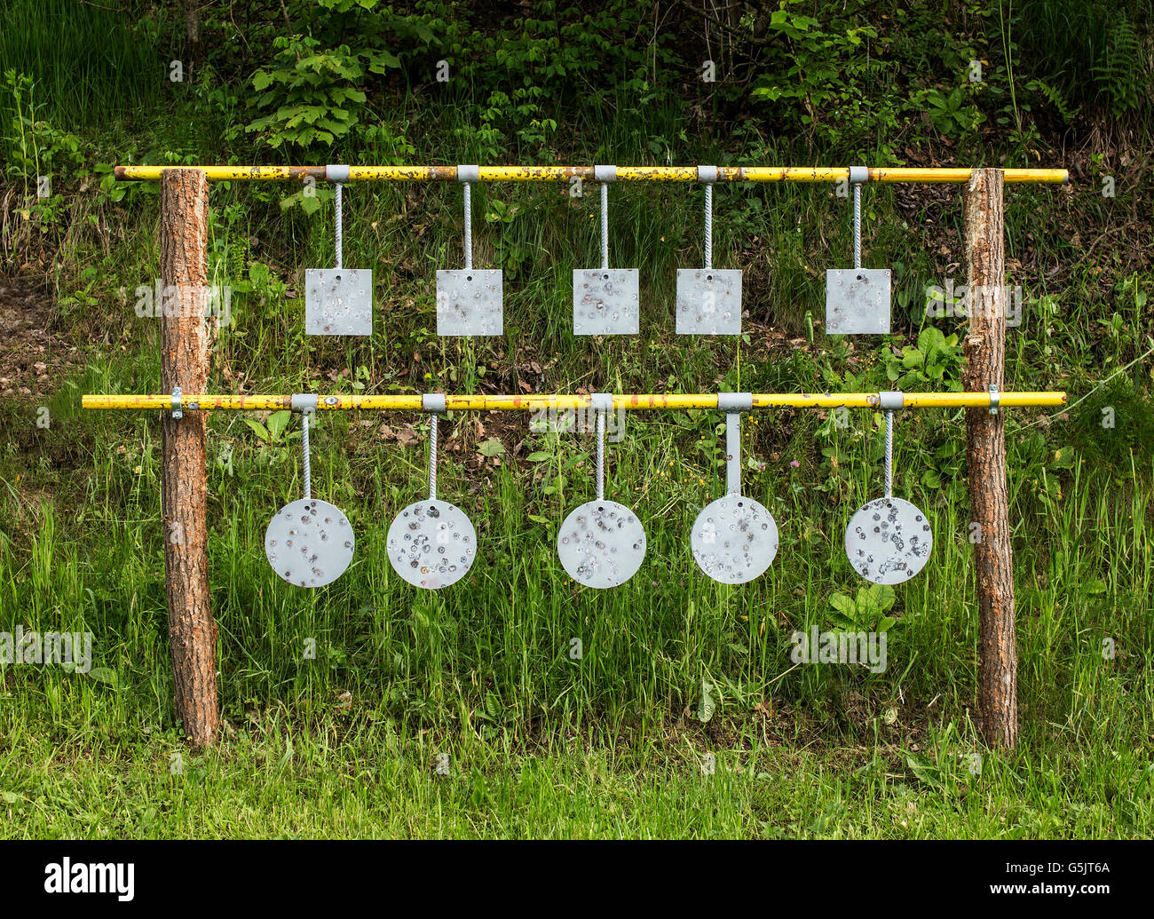 Cardboard targets hi-res stock photography and images - Alamy