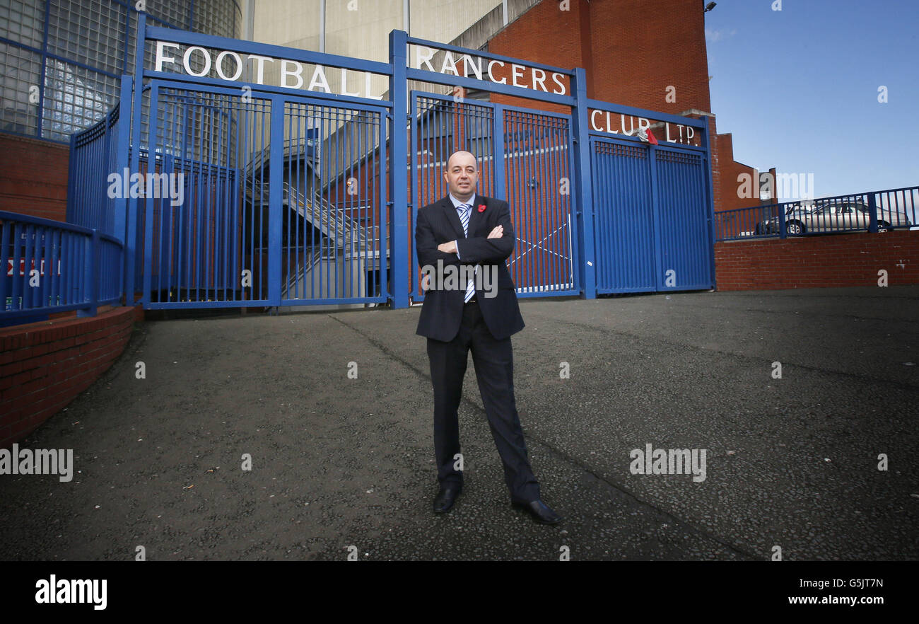 Rangers supporters hi-res stock photography and images - Alamy