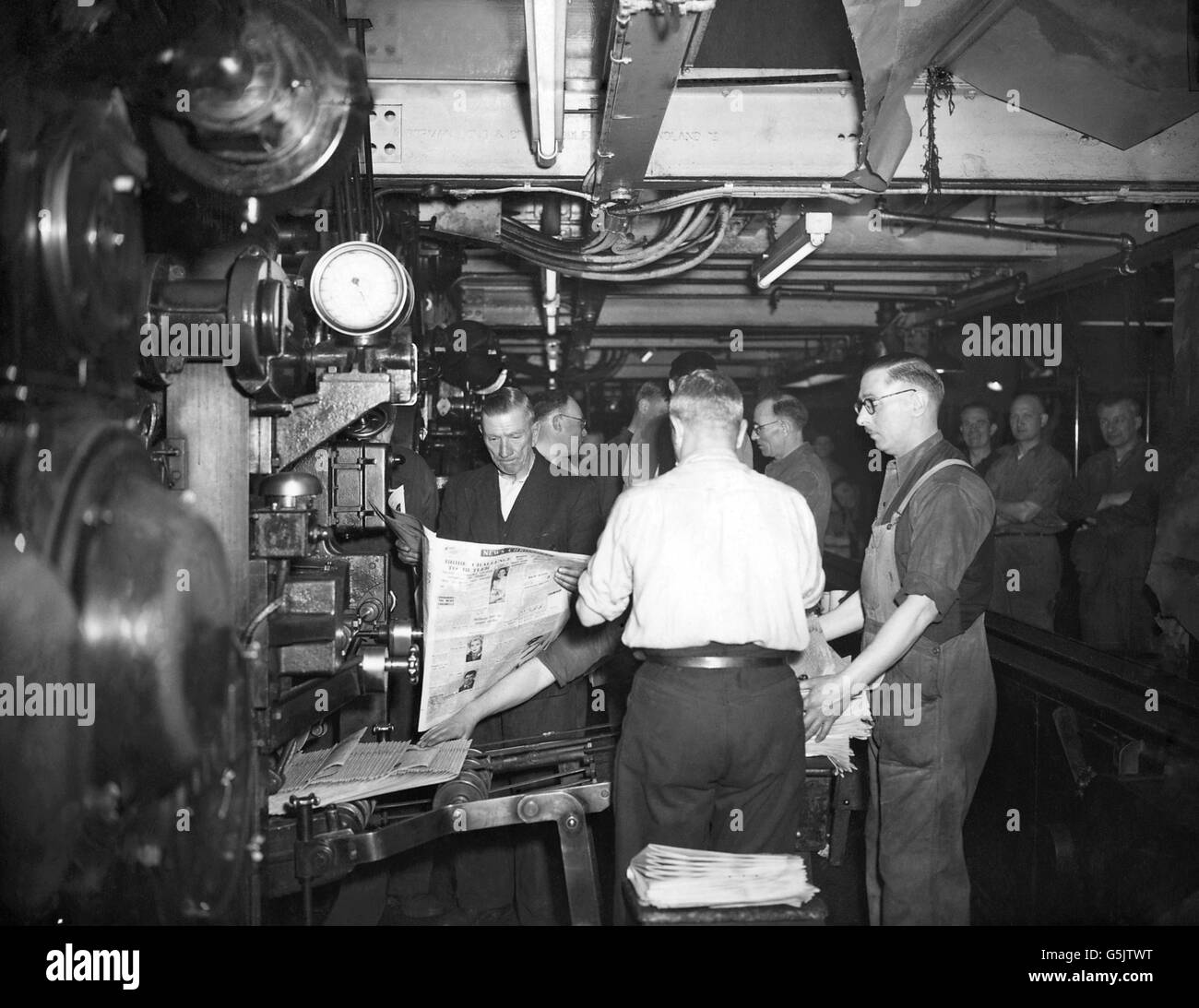 Printing press 1950s hi-res stock photography and images - Alamy