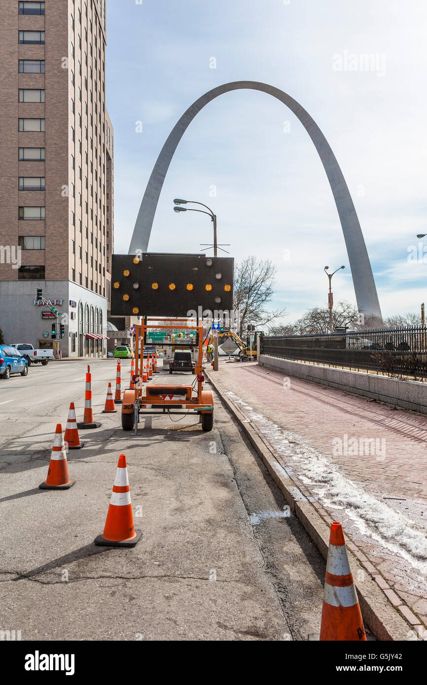 Gateway Arch looms behind road construction project in downtown St ...