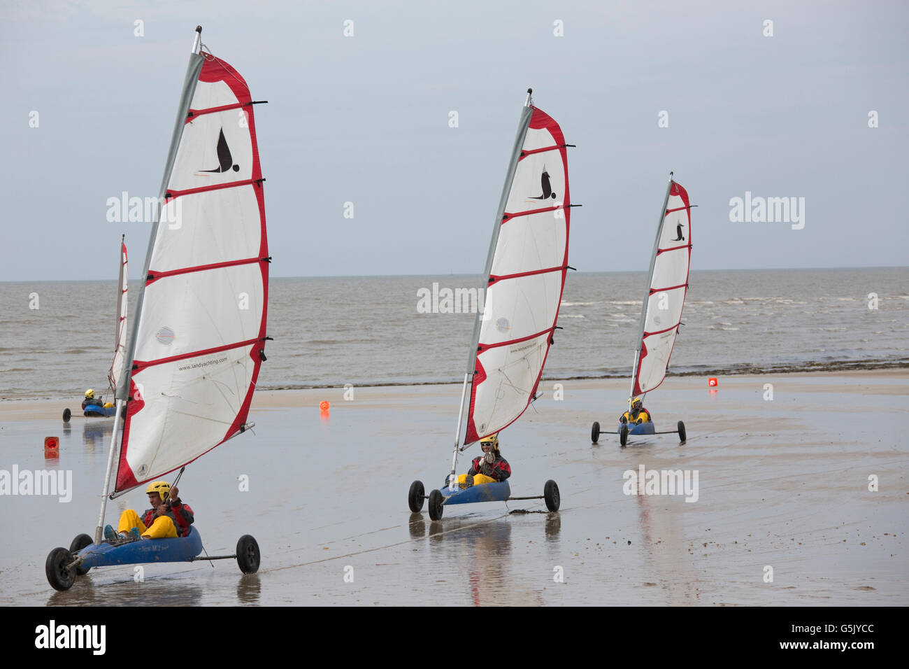 Sand racing hi-res stock photography and images - Alamy