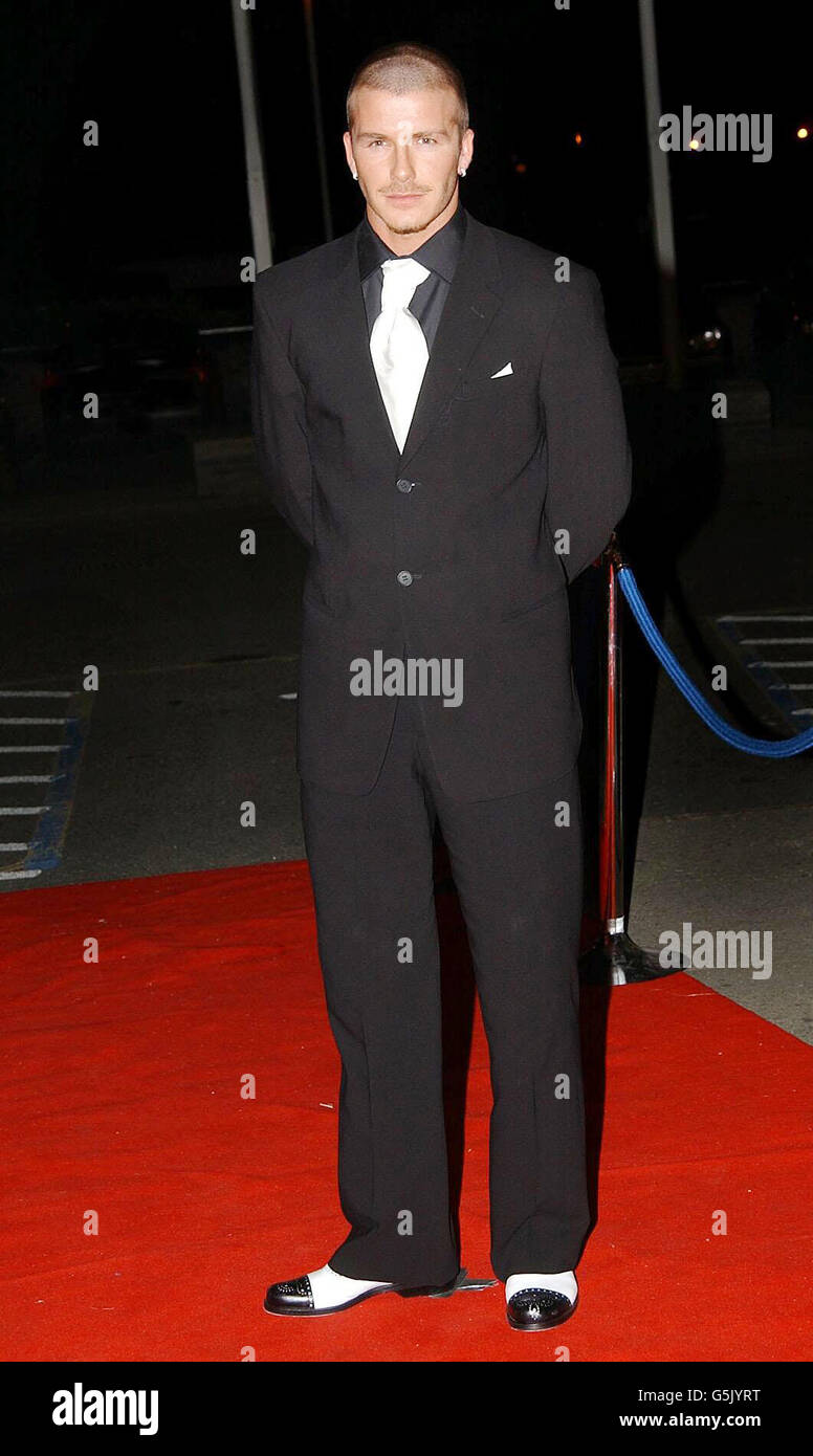 David beckham england 2001 hi-res stock photography and images - Alamy