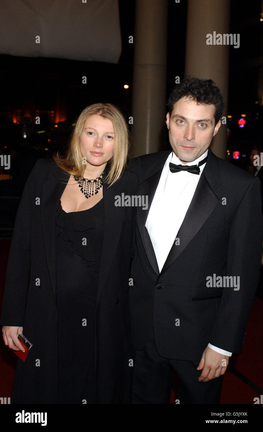 Rufus sewell amy gardner hi-res stock photography and images - Alamy