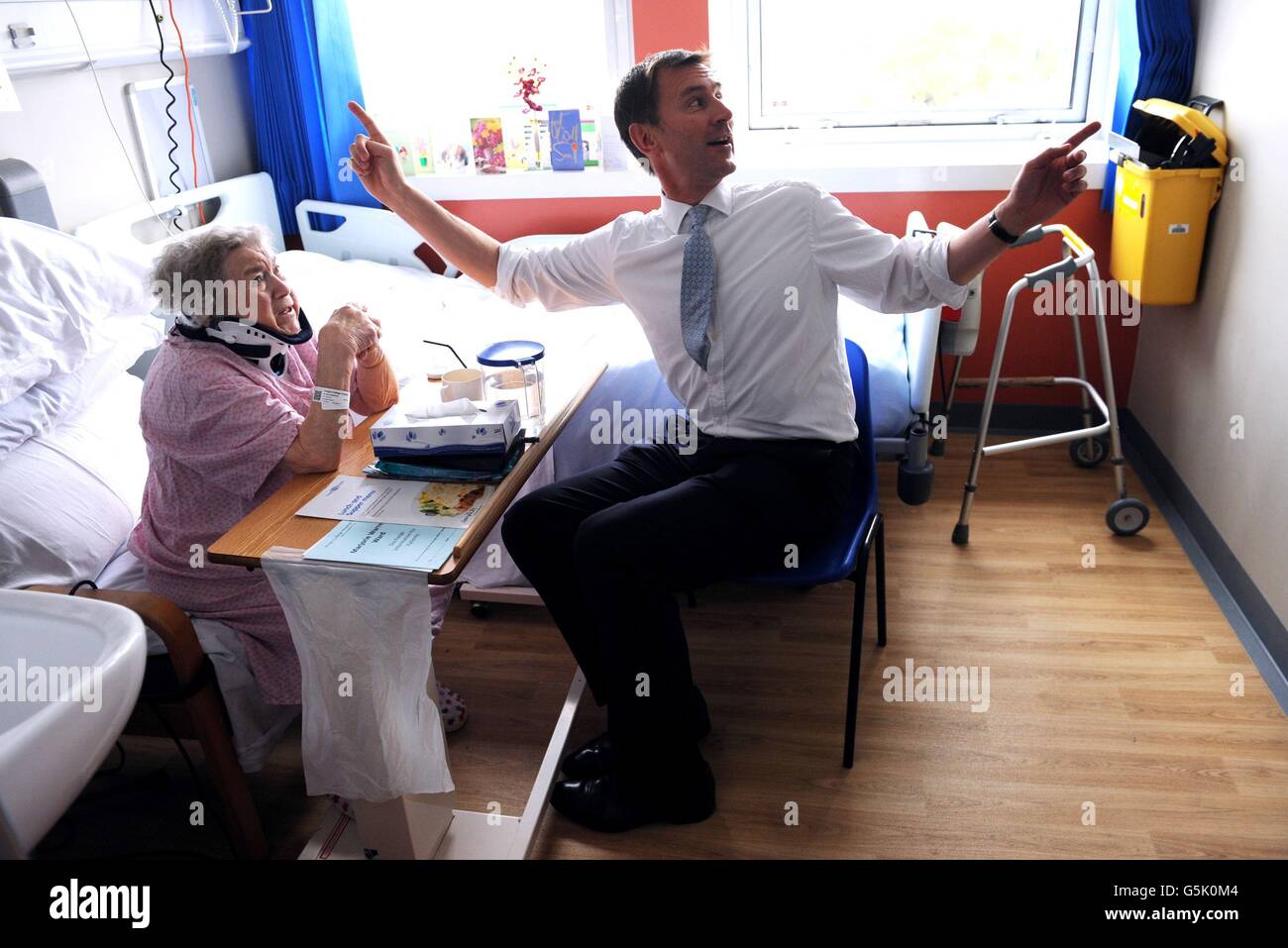Jeremy Hunt Kings College Hospital visit Stock Photo - Alamy