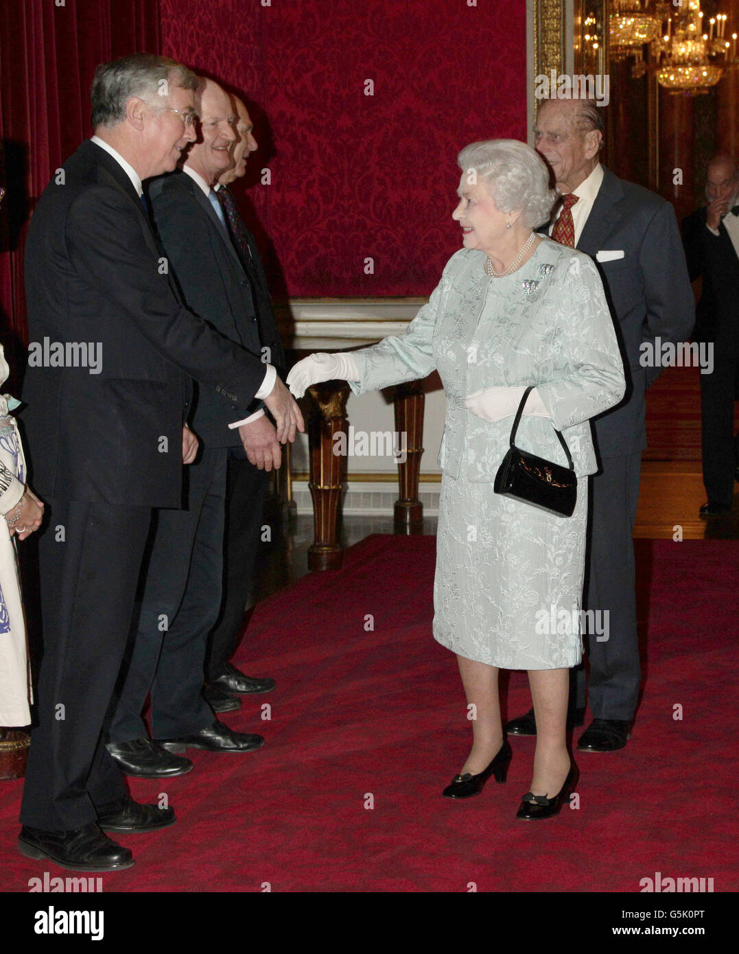 Queen and duke of edinburgh during a reception hi-res stock photography ...