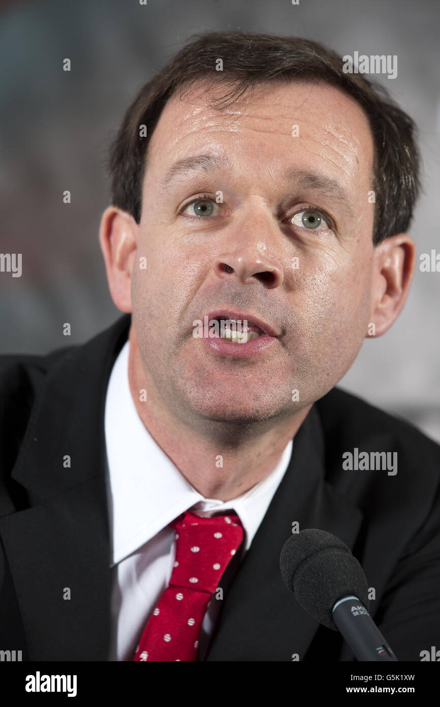 Carl froch sky hi-res stock photography and images - Alamy