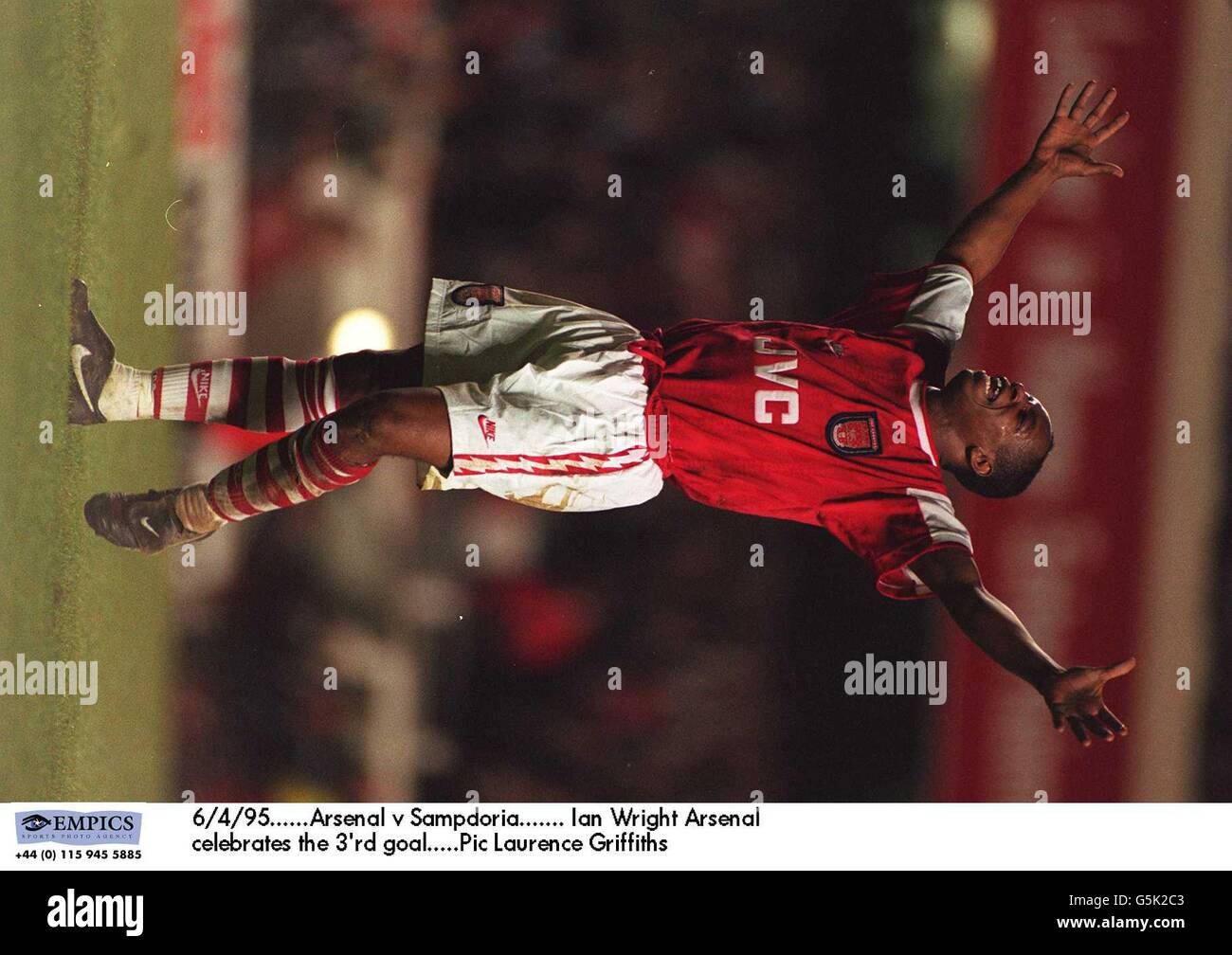 Ian wright celebrates hi-res stock photography and images - Alamy