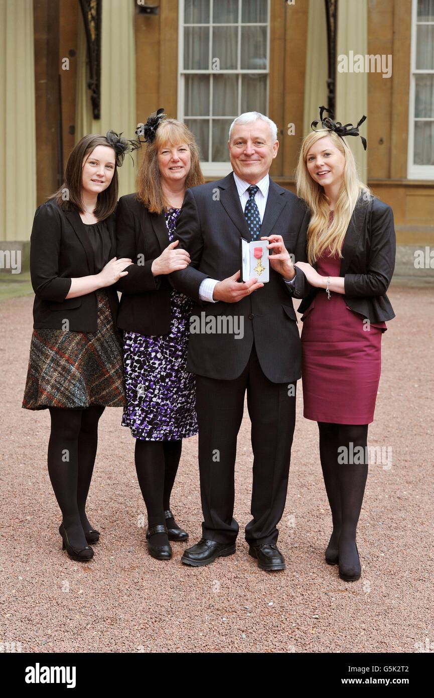 Peter Garrod, with wife Hazel and daughters Kirsty and Zoe (right ...