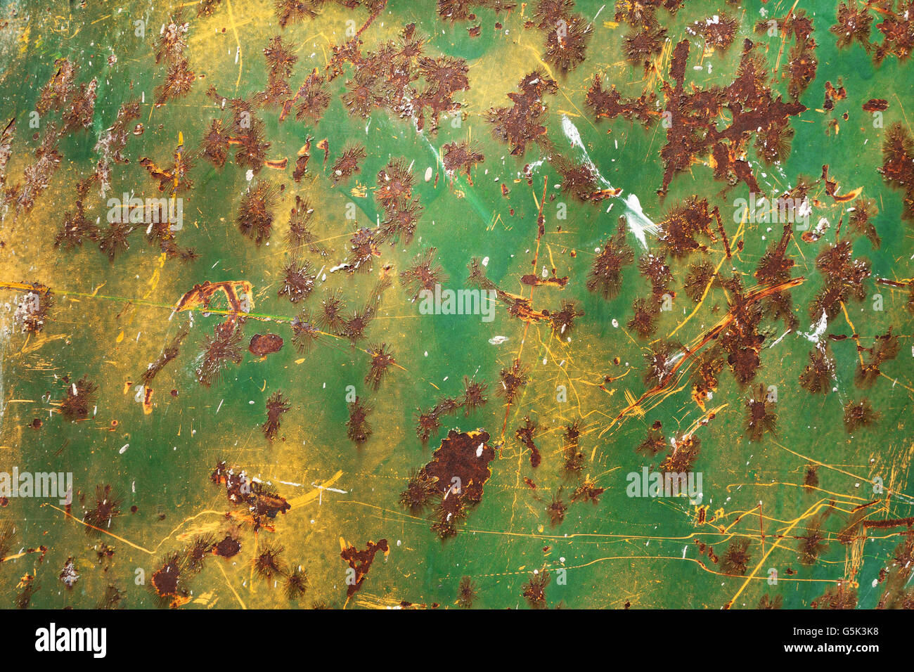 Green metal structure hi-res stock photography and images - Alamy