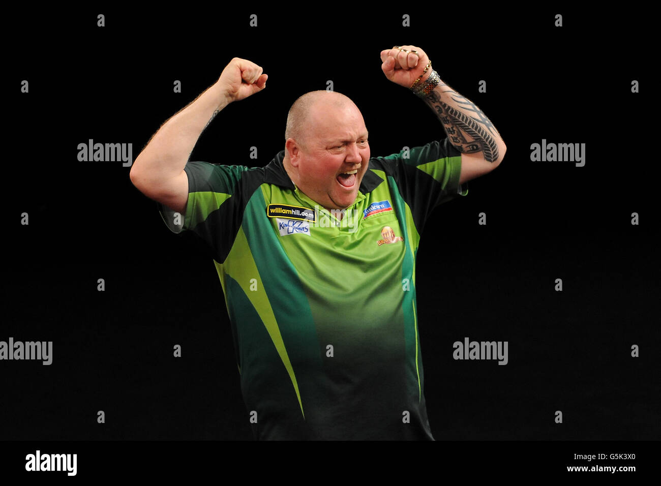 Darts - Grand Slam of Darts - Wolverhampton Civic Hall Stock Photo - Alamy