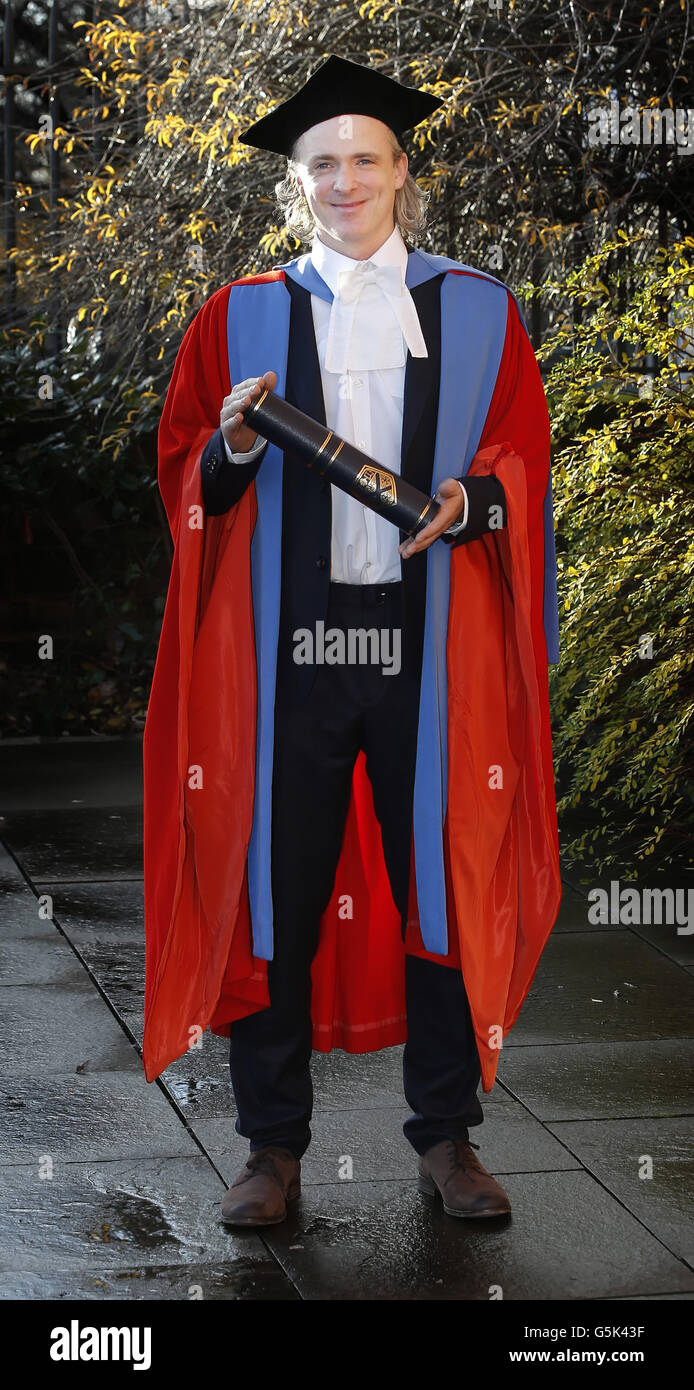 Travis singer Fran Healy receives an honorary degree from the ...