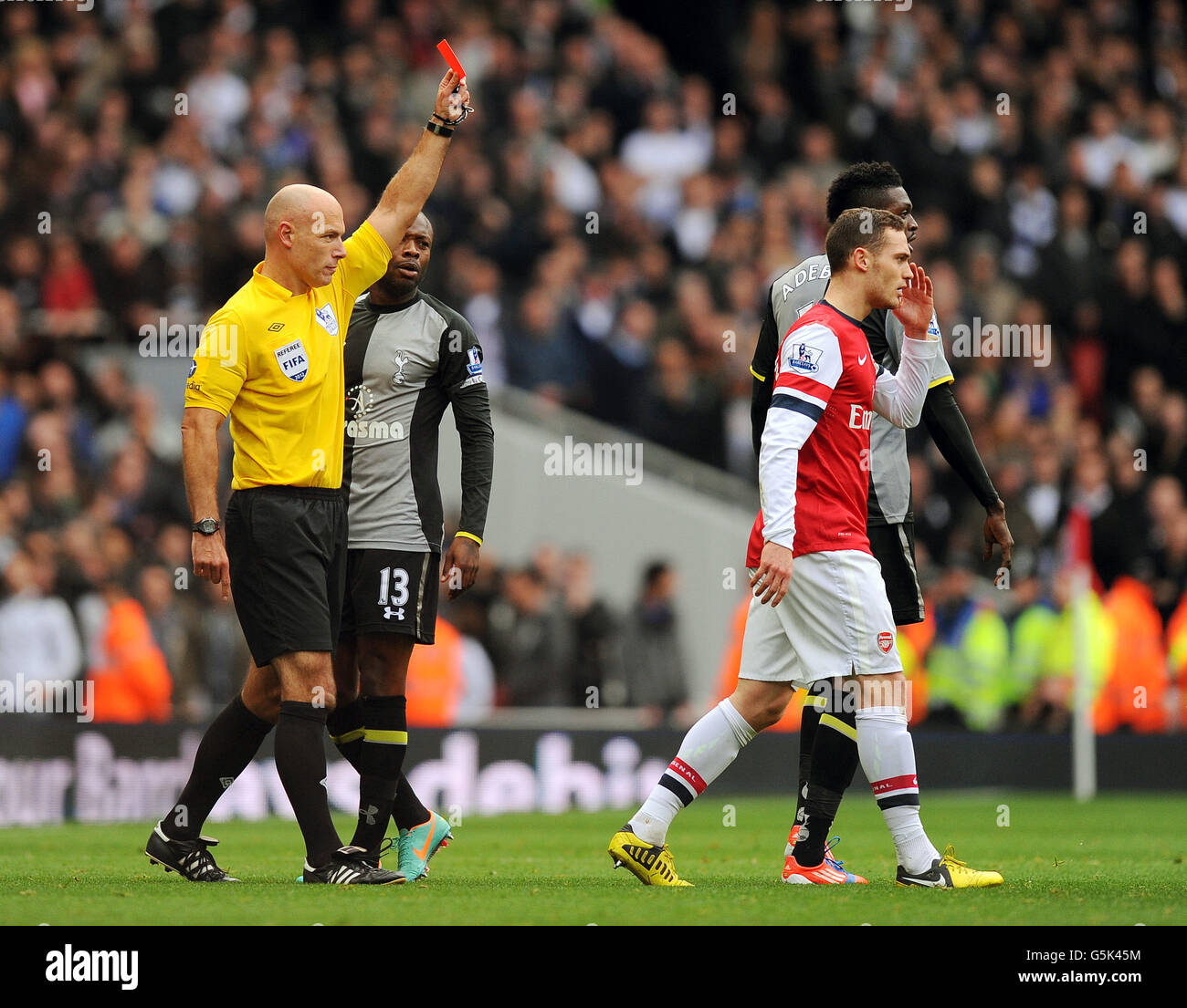 Tottenham premier league red card hi-res stock photography and images ...