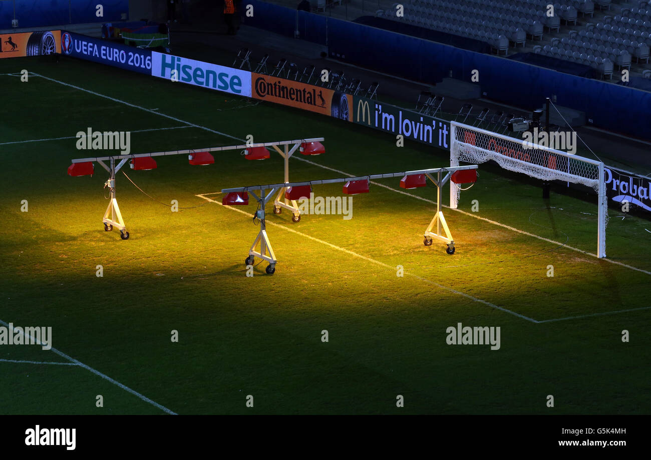 Turf lighting hi-res stock photography and images - Alamy