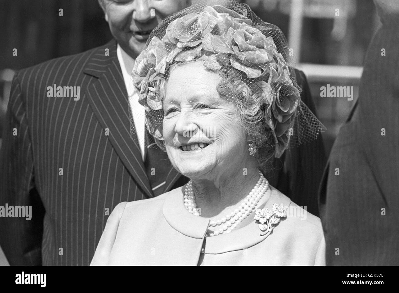 Aircraft laid Black and White Stock Photos & Images - Alamy