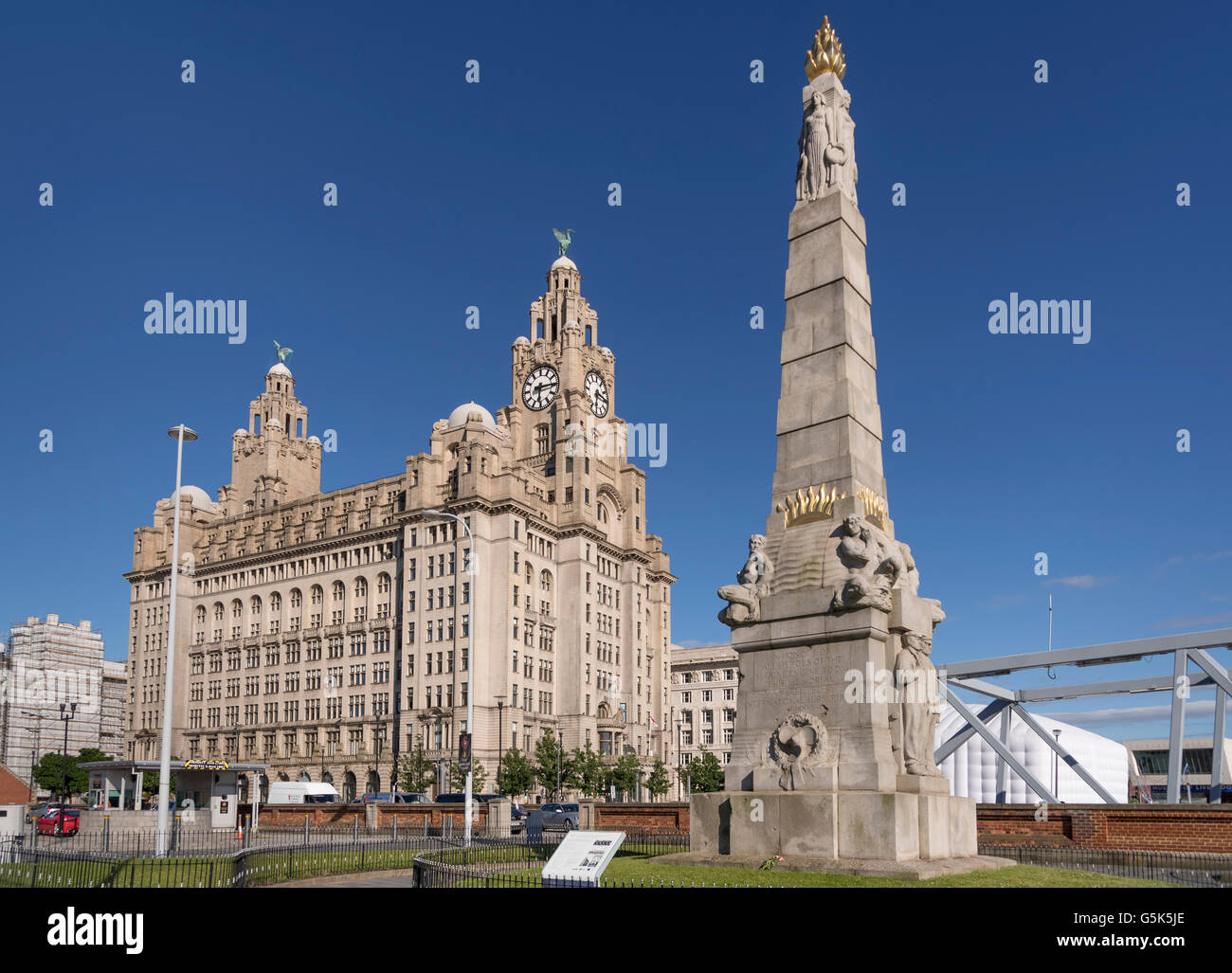 Royal engineers building hi-res stock photography and images - Alamy