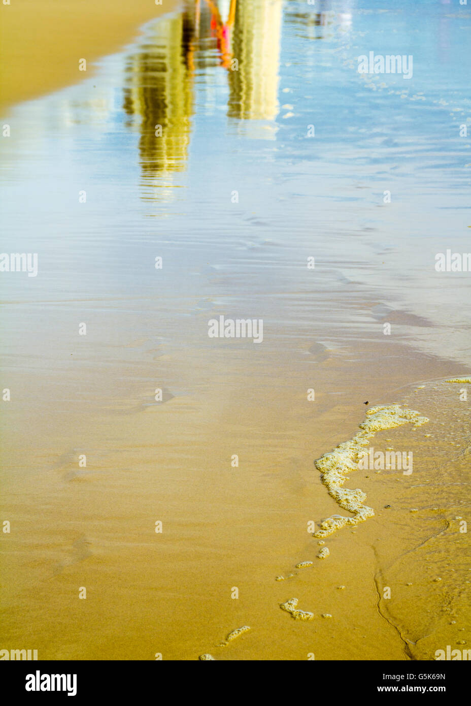 Reflection on the beach hi-res stock photography and images - Alamy