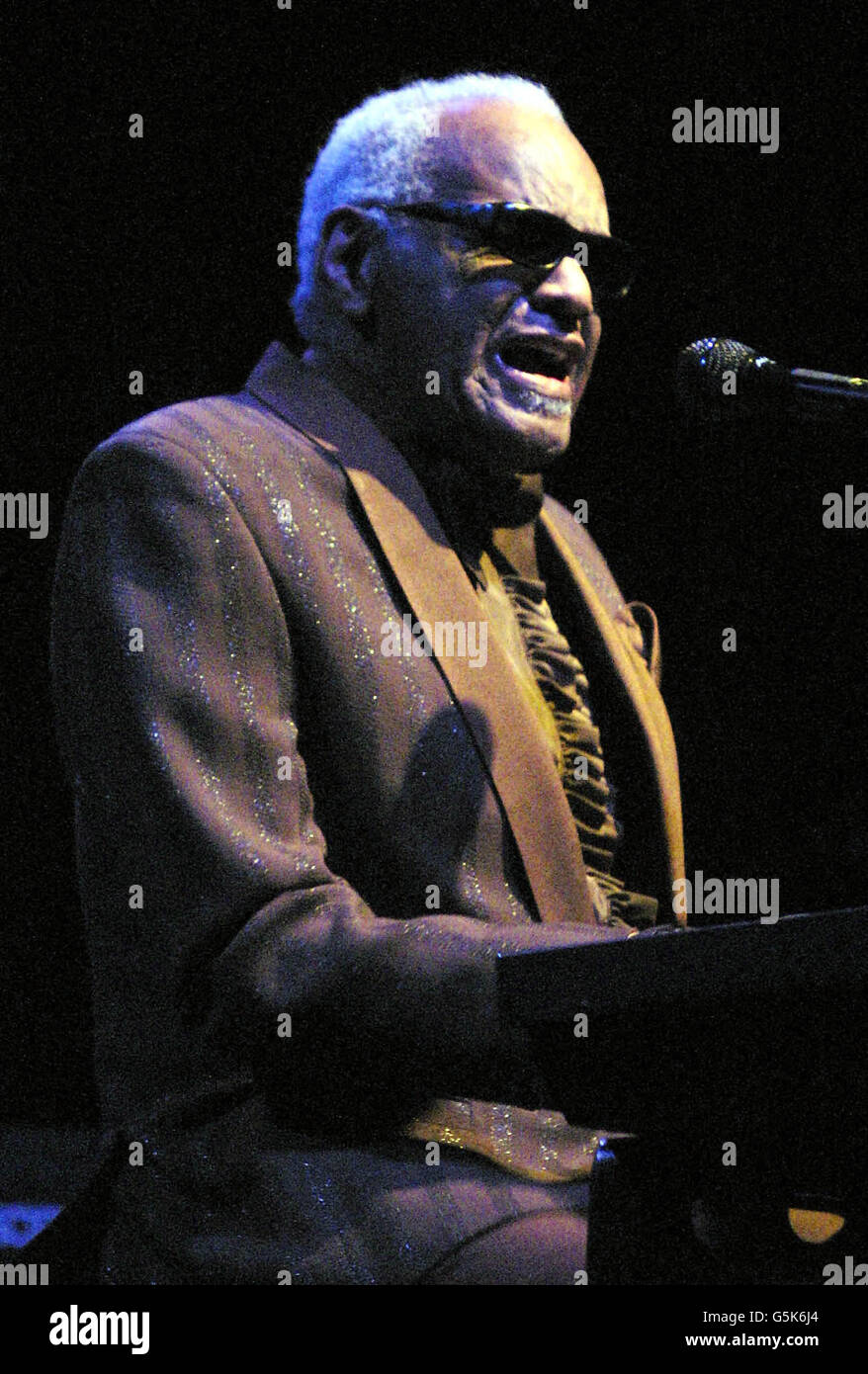 Ray Charles In Concert Stock Photo - Alamy