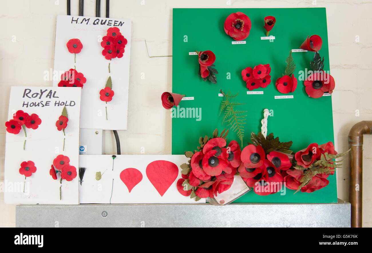 Queen visits poppy factory hi-res stock photography and images - Alamy