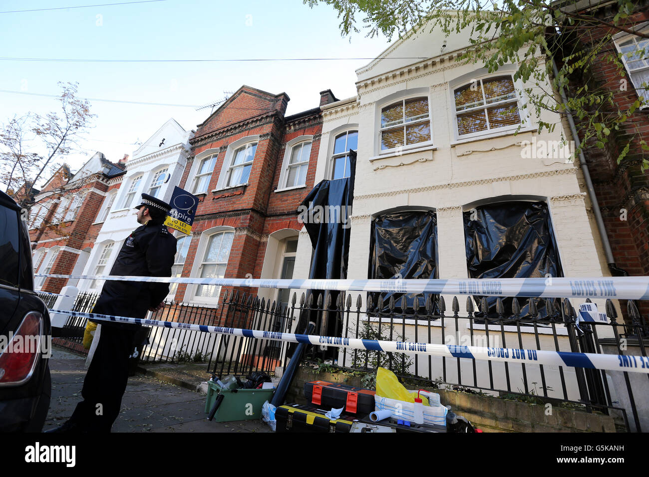 Police at the scene in fulham hi-res stock photography and images - Alamy